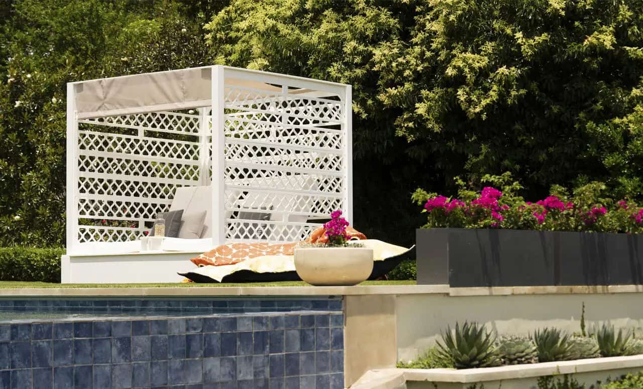 Watch Ledge Lounger in Action | Ultra Modern Pool and Patio